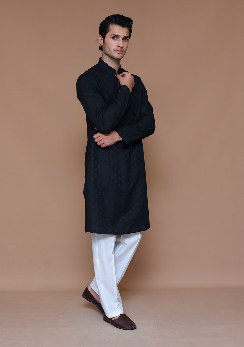 Men Kurta | Buy Pakistani Kurta For Mens Online – Amir Adnan
